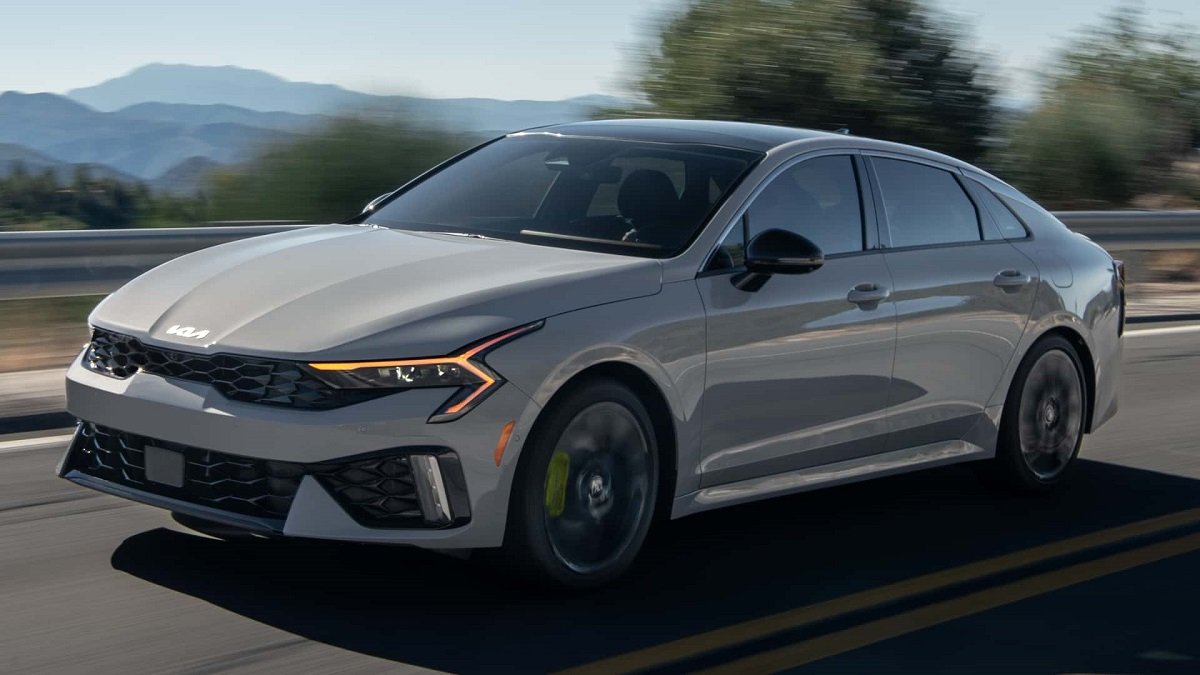 کیا K5‌ فیس‌لیفت شد، نسخه‌های وارداتی ایران از مد افتادند!